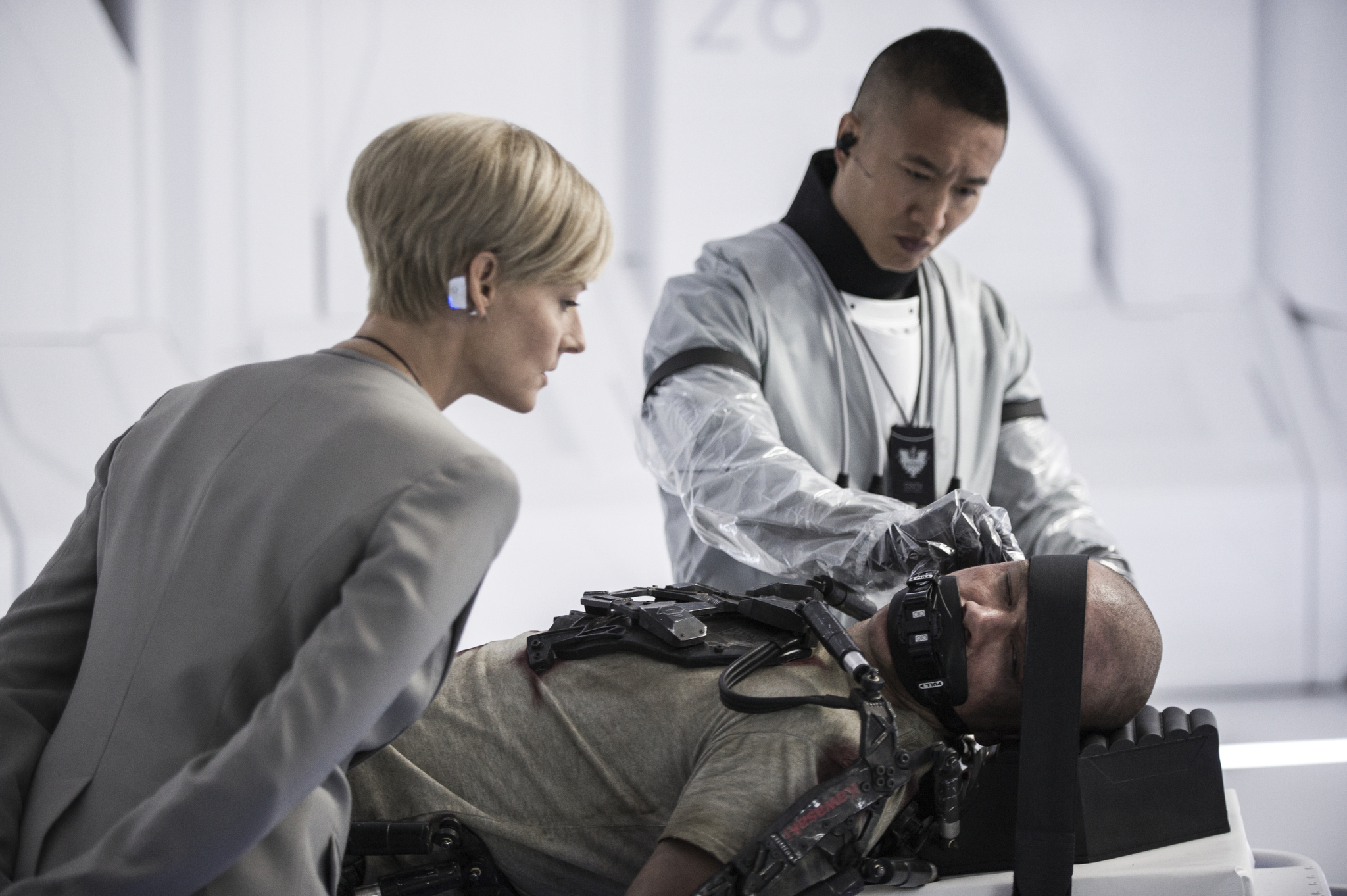 ELYSIUM: Simultaneously Fascinating and Flawed Sci-Fi